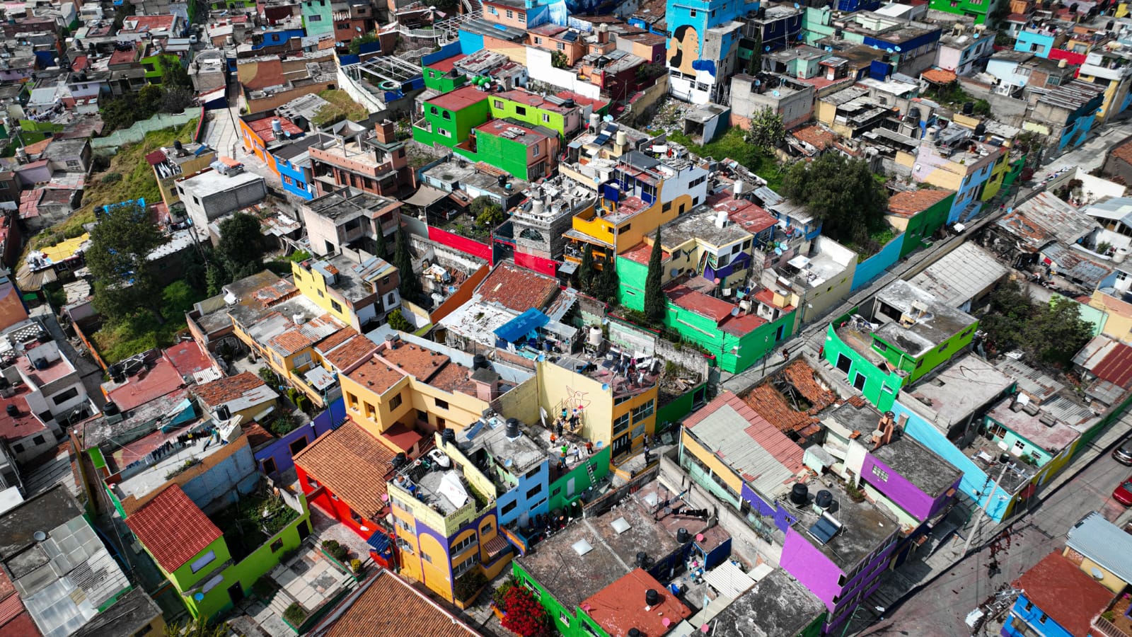 Avanza 75 por ciento mural del barrio El Cóporo en Toluca - Línea por Línea